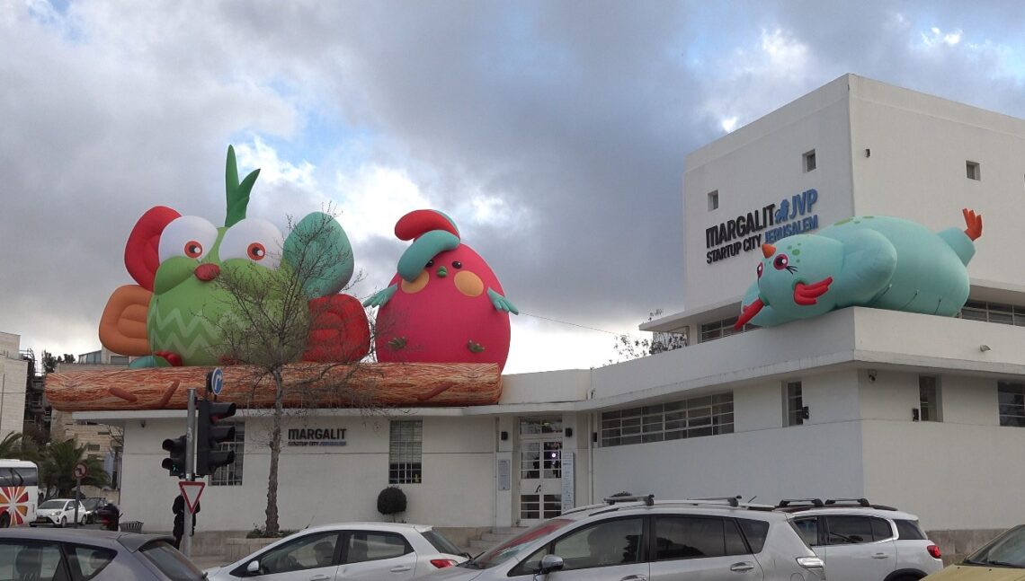 Jerusalem Dresses Up Its Landmarks With Fantastical Beasts for Purim