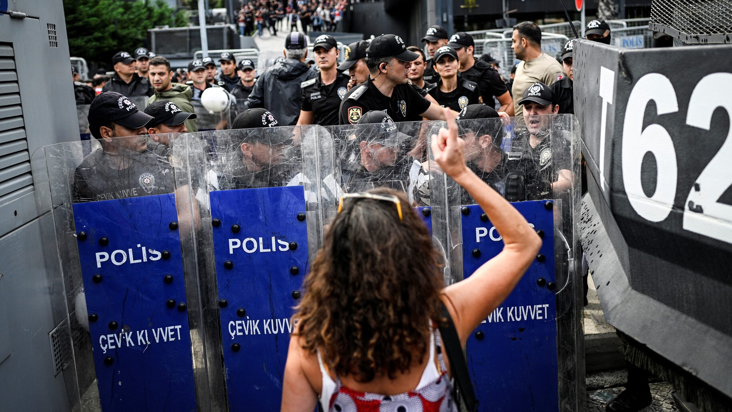 İstanbul Bans Rallies as Police Seal CHP Headquarters - The Media Line